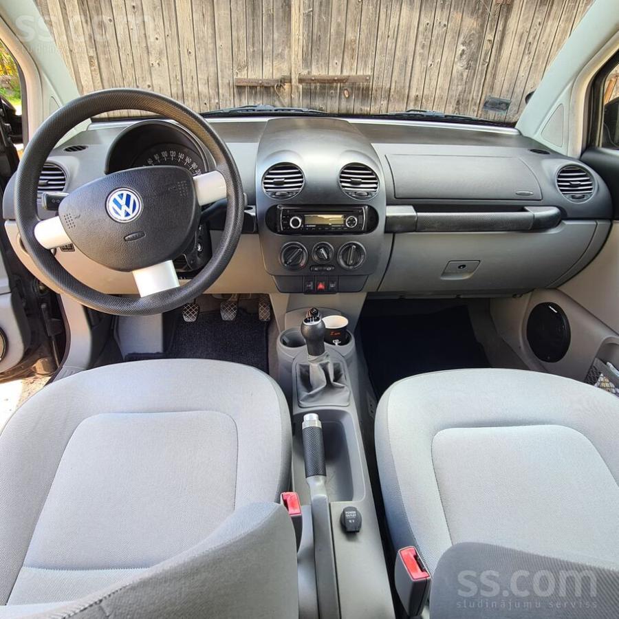 Black Volkswagen Beetle 2003 in Limbazi, with an engine capacity of 1.40 L and mileage of 193 thousand km for 1800 €, photo 5 on AUTOMOTO.COM.LV