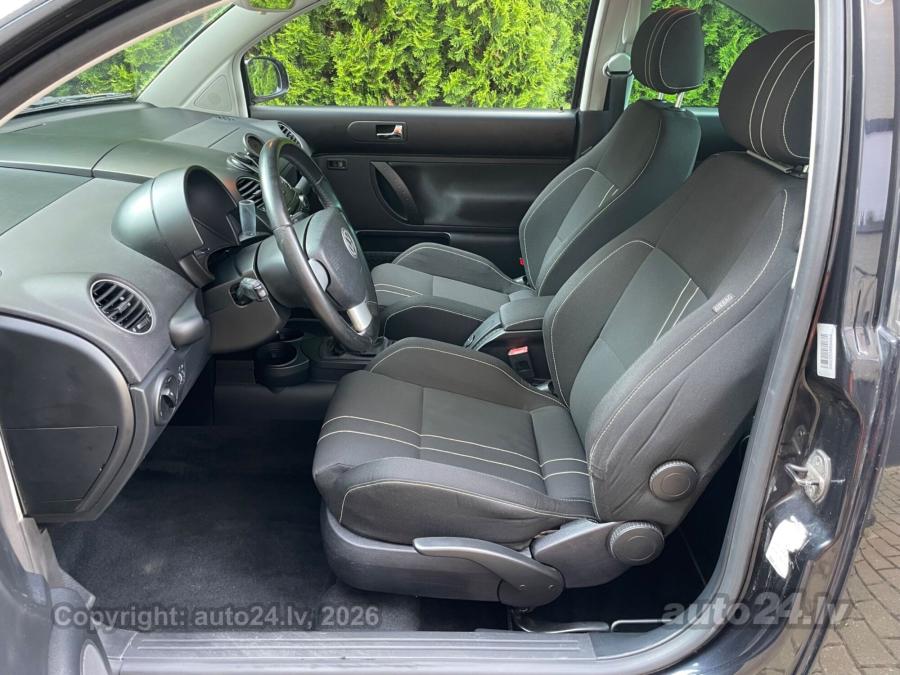 Melns Volkswagen Beetle 2009 Viljandi, ar dzinēja tilpumu 1.90 L un nobraukumu 222 tūkst. km par 4280 €, foto 7 vietnē AUTOMOTO.COM.LV
