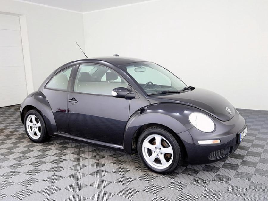 Melns Volkswagen Beetle 2009 Tallina, ar dzinēja tilpumu 1.60 L un nobraukumu 197 tūkst. km par 1599 €, foto 1 vietnē AUTOMOTO.COM.LV