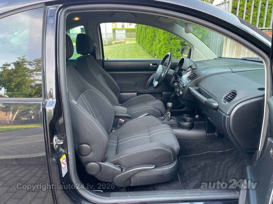 Black Volkswagen Beetle 2009 in Viljandi, with an engine capacity of 1.90 L and mileage of 222 thousand km for 3990 €, photo 7 on AUTOMOTO.COM.LV