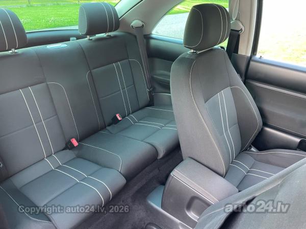 Black Volkswagen Beetle 2009 in Viljandi, with an engine capacity of 1.90 L and mileage of 222 thousand km for 3990 €, photo 8 on AUTOMOTO.COM.LV