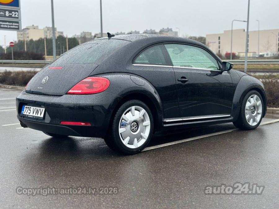 Melns Volkswagen Beetle 2012 Tallina, ar dzinēja tilpumu 2.00 L un nobraukumu 215 tūkst. km par 6999 €, foto 28 vietnē AUTOMOTO.COM.LV