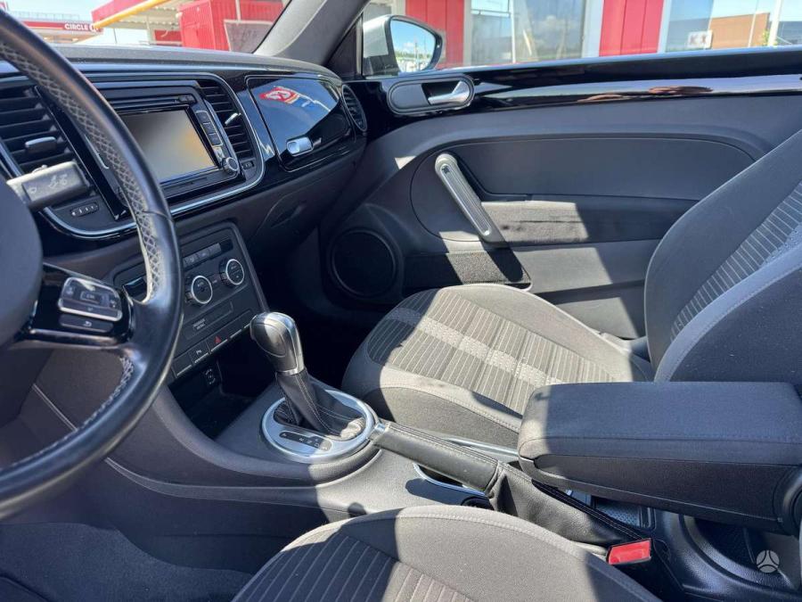 Black Volkswagen Beetle 2012 in Vilnius, with an engine capacity of 1.98 L and mileage of 210 thousand km for 6450 €, photo 21 on AUTOMOTO.COM.LV