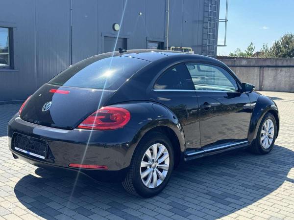 Volkswagen Beetle 2012 Šauļi vietnē Melns Volkswagen Beetle 2012 Šauļi, ar dzinēja tilpumu 1.60 L un nobraukumu 245 tūkst. km par 4699 €, foto 4 vietnē AUTOMOTO.COM.LV