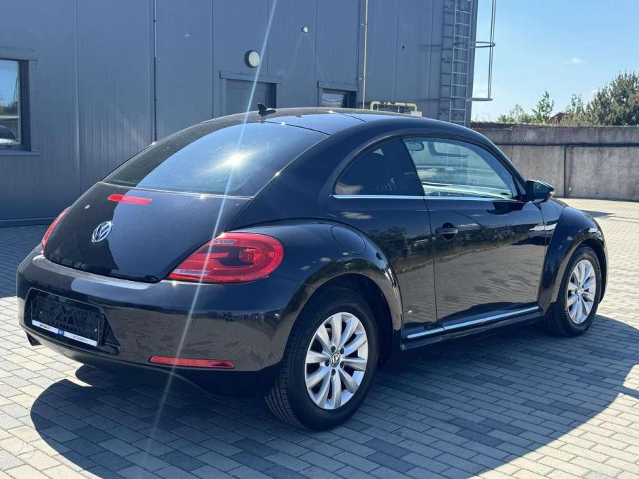 Melns Volkswagen Beetle 2012 Šauļi, ar dzinēja tilpumu 1.60 L un nobraukumu 245 tūkst. km par 4699 €, foto 4 vietnē AUTOMOTO.COM.LV
