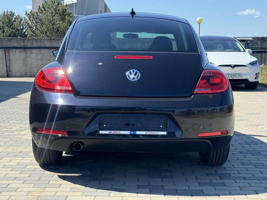 Melns Volkswagen Beetle 2012 Šauļi, ar dzinēja tilpumu 1.60 L un nobraukumu 245 tūkst. km par 4699 €, foto 7 vietnē AUTOMOTO.COM.LV