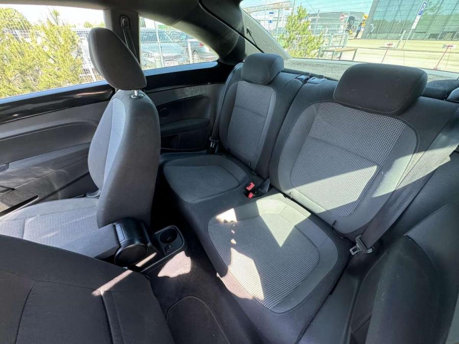 Melns Volkswagen Beetle 2012 Šauļi, ar dzinēja tilpumu 1.60 L un nobraukumu 245 tūkst. km par 4699 €, foto 13 vietnē AUTOMOTO.COM.LV