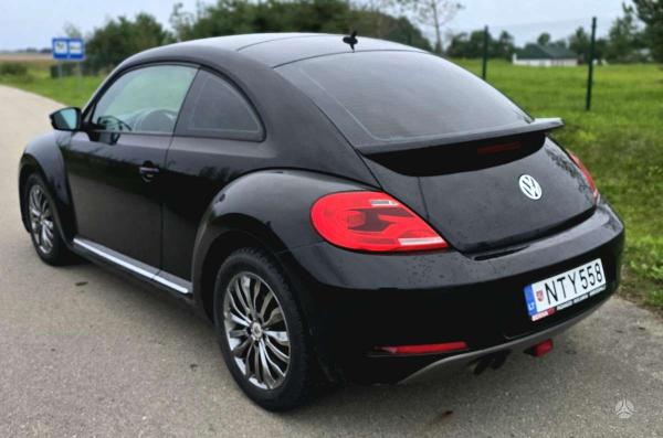 Volkswagen Beetle 2012 Šauļi vietnē Melns Volkswagen Beetle 2012 Šauļi, ar dzinēja tilpumu 2.48 L un nobraukumu 190 tūkst. km par 5650 €, foto 7 vietnē AUTOMOTO.COM.LV