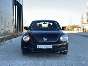 Black Volkswagen Beetle 2013 in Vilnius, with an engine capacity of 2.48 L and mileage of 213 thousand km for 6699 €, photo 4 on AUTOMOTO.COM.LV