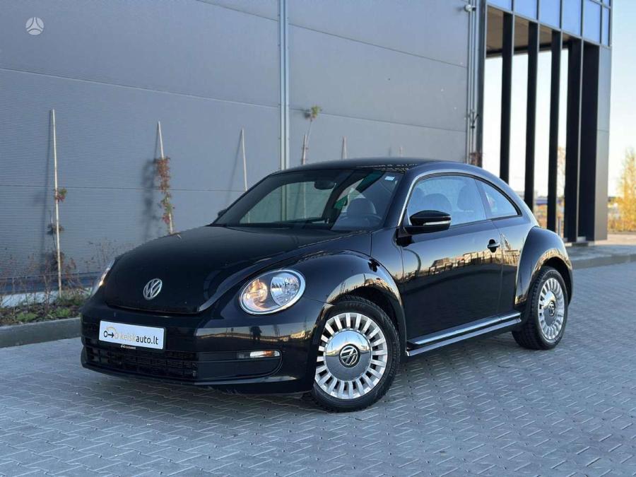 Black Volkswagen Beetle 2013 in Vilnius, with an engine capacity of 2.48 L and mileage of 213 thousand km for 6699 €, photo 6 on AUTOMOTO.COM.LV