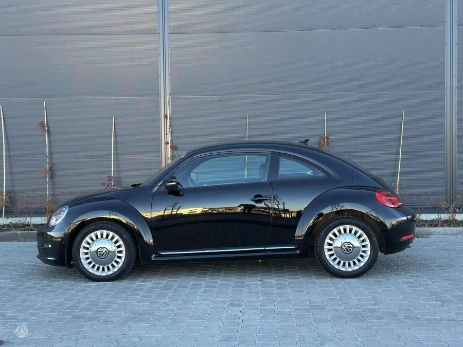 Black Volkswagen Beetle 2013 in Vilnius, with an engine capacity of 2.48 L and mileage of 213 thousand km for 6699 €, photo 12 on AUTOMOTO.COM.LV