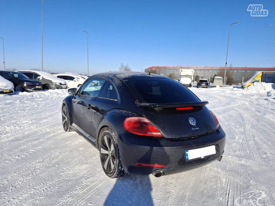 Black Volkswagen Beetle 2013 in Avizieniai, with an engine capacity of 2.00 L and mileage of 213 thousand km for 6000 €, photo 4 on AUTOMOTO.COM.LV