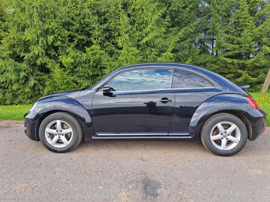 Melns Volkswagen Beetle 2013 Viļņa, ar dzinēja tilpumu 1.40 L un nobraukumu 72 tūkst. km par 7130 €, foto 6 vietnē AUTOMOTO.COM.LV