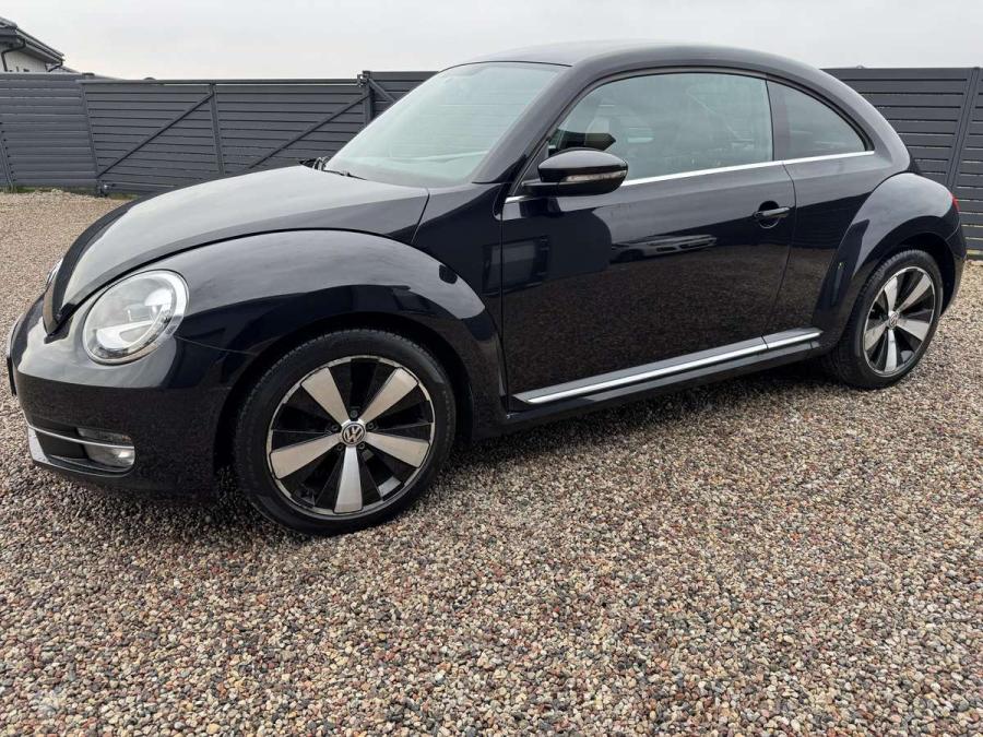 Melns Volkswagen Beetle 2014 Alīta, ar dzinēja tilpumu 1.20 L un nobraukumu 165 tūkst. km par 6250 €, foto 3 vietnē AUTOMOTO.COM.LV