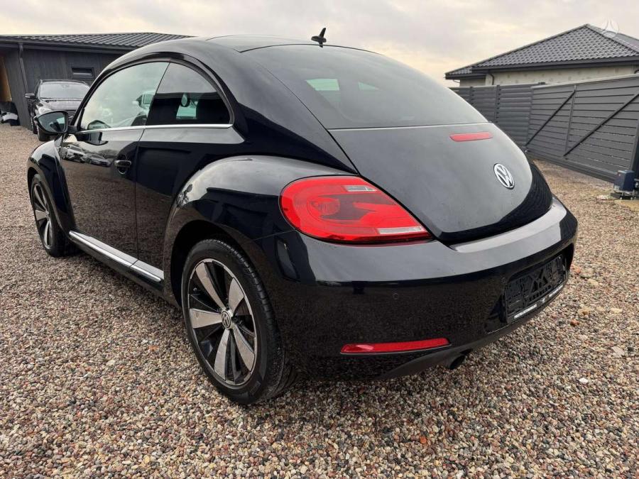 Melns Volkswagen Beetle 2014 Alīta, ar dzinēja tilpumu 1.20 L un nobraukumu 165 tūkst. km par 6250 €, foto 5 vietnē AUTOMOTO.COM.LV