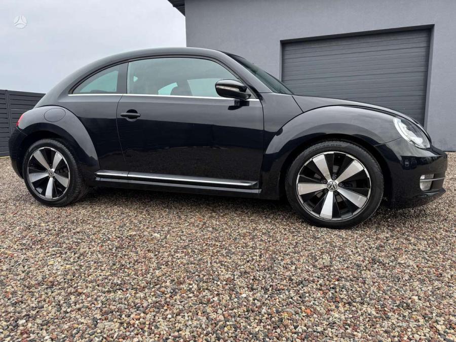Melns Volkswagen Beetle 2014 Alīta, ar dzinēja tilpumu 1.20 L un nobraukumu 165 tūkst. km par 6250 €, foto 9 vietnē AUTOMOTO.COM.LV