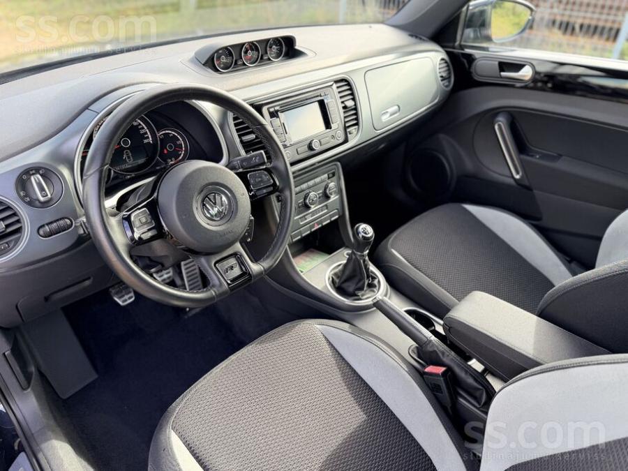 Melns Volkswagen Beetle 2014 Rīga, ar dzinēja tilpumu 2.00 L un nobraukumu 241 tūkst. km par 7995 €, foto 10 vietnē AUTOMOTO.COM.LV