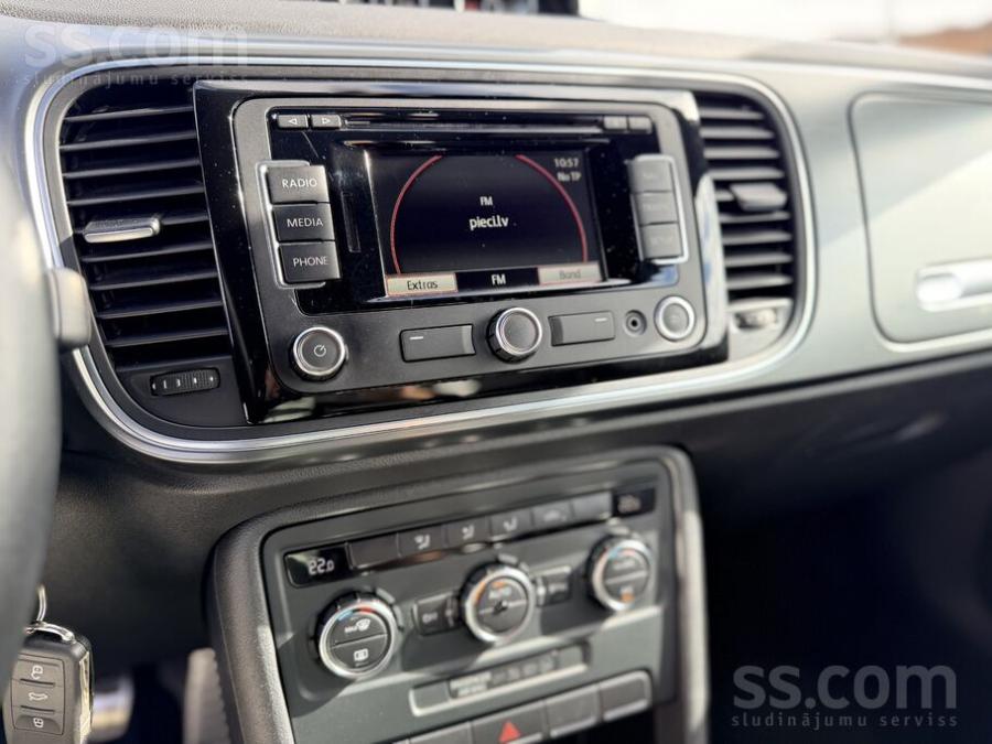 Melns Volkswagen Beetle 2014 Rīga, ar dzinēja tilpumu 2.00 L un nobraukumu 241 tūkst. km par 7995 €, foto 13 vietnē AUTOMOTO.COM.LV
