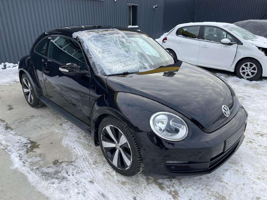 Black Volkswagen Beetle 2015 in Klaipeda, with an engine capacity of 1.20 L and mileage of 158 thousand km for 3900 €, photo 5 on AUTOMOTO.COM.LV