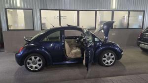 Zils Volkswagen Beetle 2002 Viļņa, ar dzinēja tilpumu 1.60 L un nobraukumu 233 tūkst. km par 3850 €, foto 12 vietnē AUTOMOTO.COM.LV