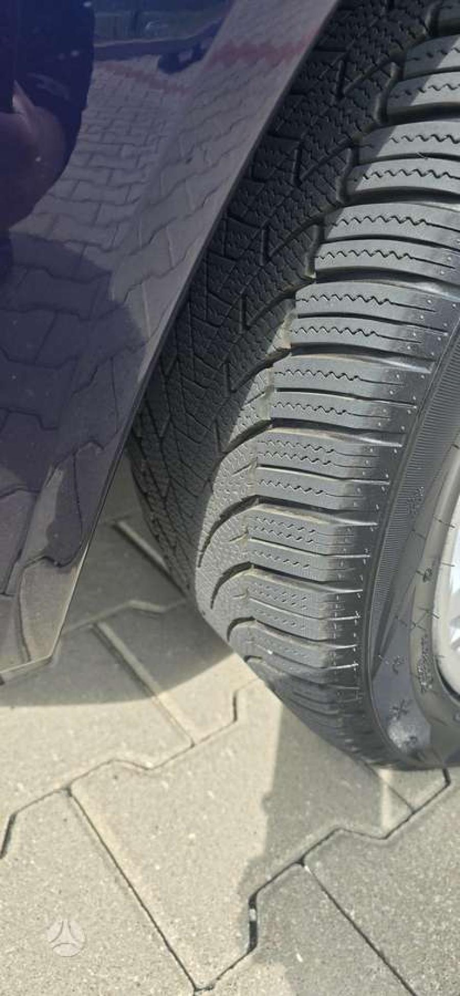 Zils Volkswagen Beetle 2002 Viļņa, ar dzinēja tilpumu 1.60 L un nobraukumu 233 tūkst. km par 3850 €, foto 24 vietnē AUTOMOTO.COM.LV