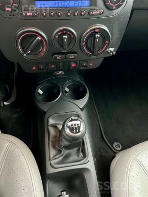 Blue Volkswagen Beetle 2006 in Riga, with an engine capacity of 1.90 L and mileage of 216 thousand km for 4000 €, photo 9 on AUTOMOTO.COM.LV
