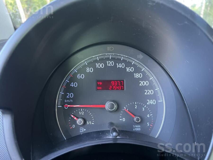 Blue Volkswagen Beetle 2006 in Riga, with an engine capacity of 1.90 L and mileage of 216 thousand km for 4000 €, photo 12 on AUTOMOTO.COM.LV