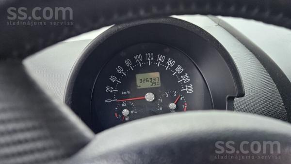 Zils Volkswagen Beetle 1999 Rīga, ar dzinēja tilpumu 1.90 L un nobraukumu 326 tūkst. km par 1000 €, foto 9 vietnē AUTOMOTO.COM.LV
