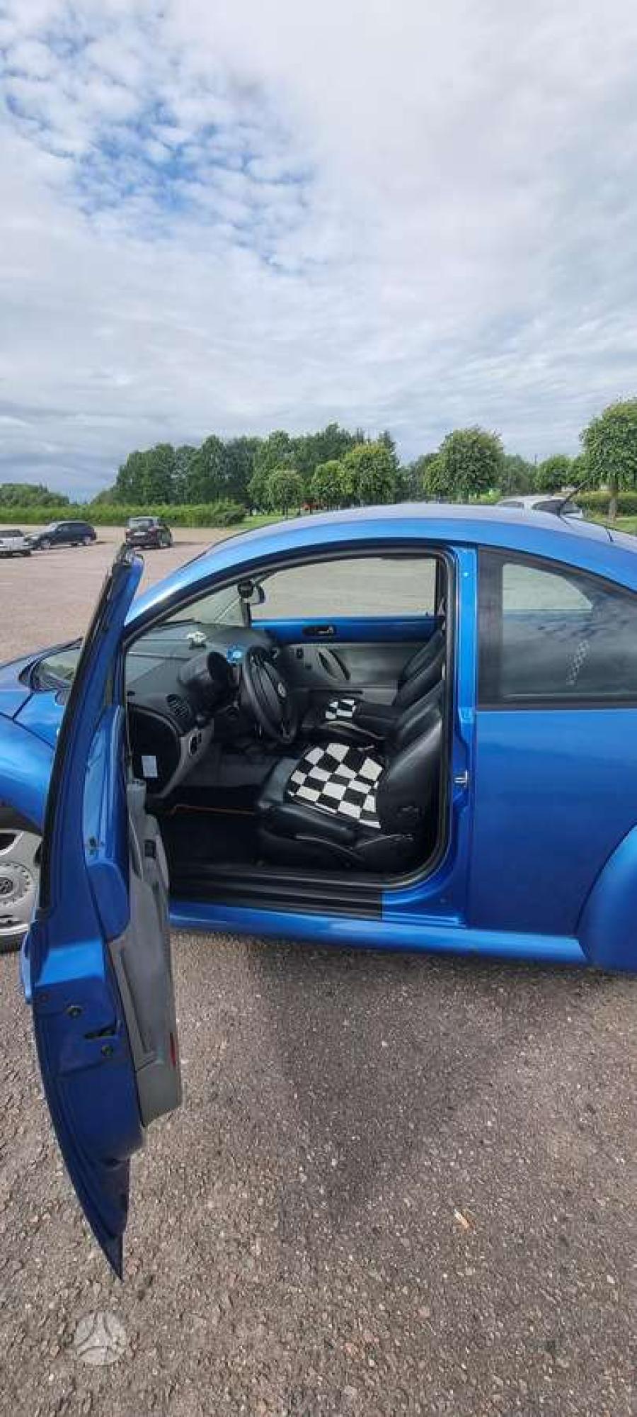 Blue Volkswagen Beetle 1999 in Kaunas, with an engine capacity of 1.90 L and mileage of 334 thousand km for 1200 €, photo 12 on AUTOMOTO.COM.LV