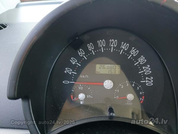 Zils Volkswagen Beetle 2000 Paide, ar dzinēja tilpumu 1.60 L un nobraukumu 263 tūkst. km par 2500 €, foto 8 vietnē AUTOMOTO.COM.LV