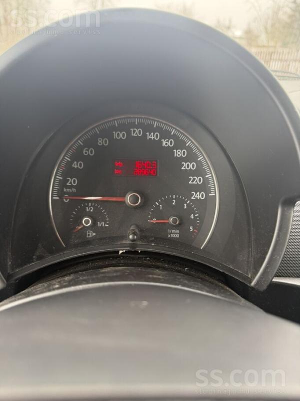 Zils Volkswagen Beetle 2007 Ogre, ar dzinēja tilpumu 1.90 L un nobraukumu 290 tūkst. km par 1500 €, foto 6 vietnē AUTOMOTO.COM.LV
