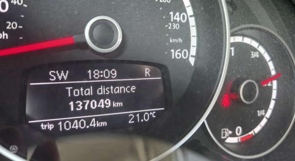 Blue Volkswagen Beetle 2015 in Kaunas, with an engine capacity of 2.00 L and mileage of 137 thousand km for 12000 €, photo 3 on AUTOMOTO.COM.LV