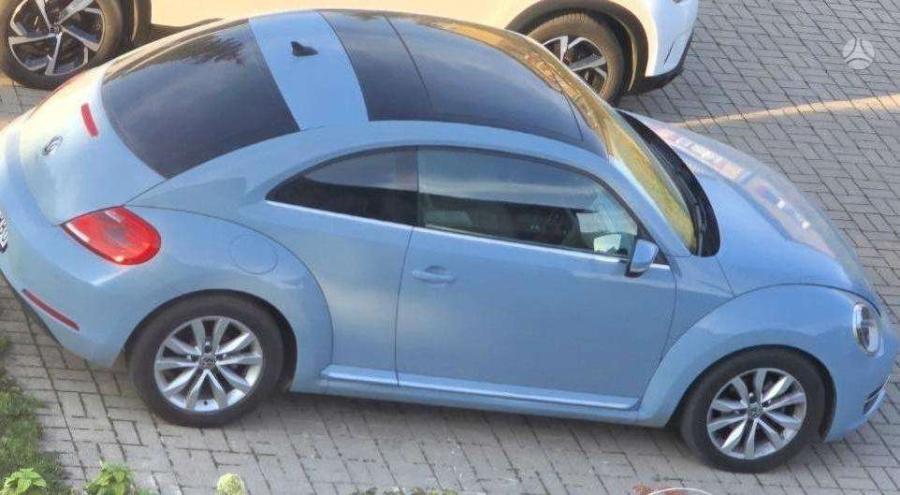 Zils Volkswagen Beetle 2015 Kauņa, ar dzinēja tilpumu 2.00 L un nobraukumu 137 tūkst. km par 12000 €, foto 4 vietnē AUTOMOTO.COM.LV