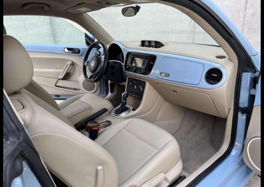 Zils Volkswagen Beetle 2015 Kauņa, ar dzinēja tilpumu 2.00 L un nobraukumu 137 tūkst. km par 12000 €, foto 6 vietnē AUTOMOTO.COM.LV