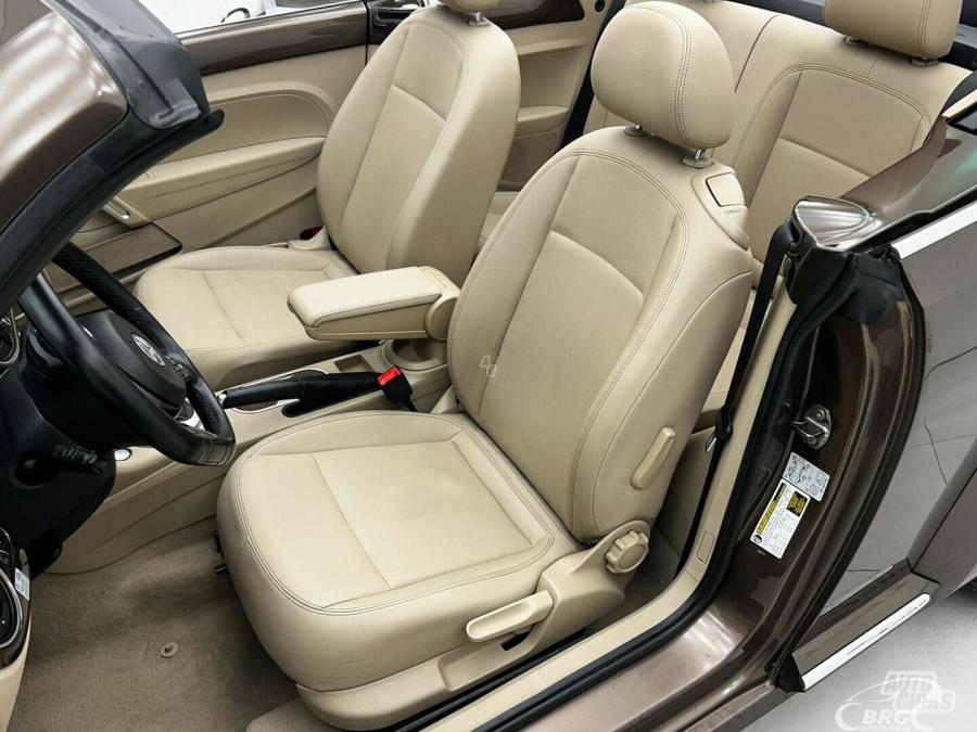 Brūns Volkswagen Beetle 2013 Avižieniai, ar dzinēja tilpumu 2.00 L un nobraukumu 176 tūkst. km par 5900 €, foto 8 vietnē AUTOMOTO.COM.LV