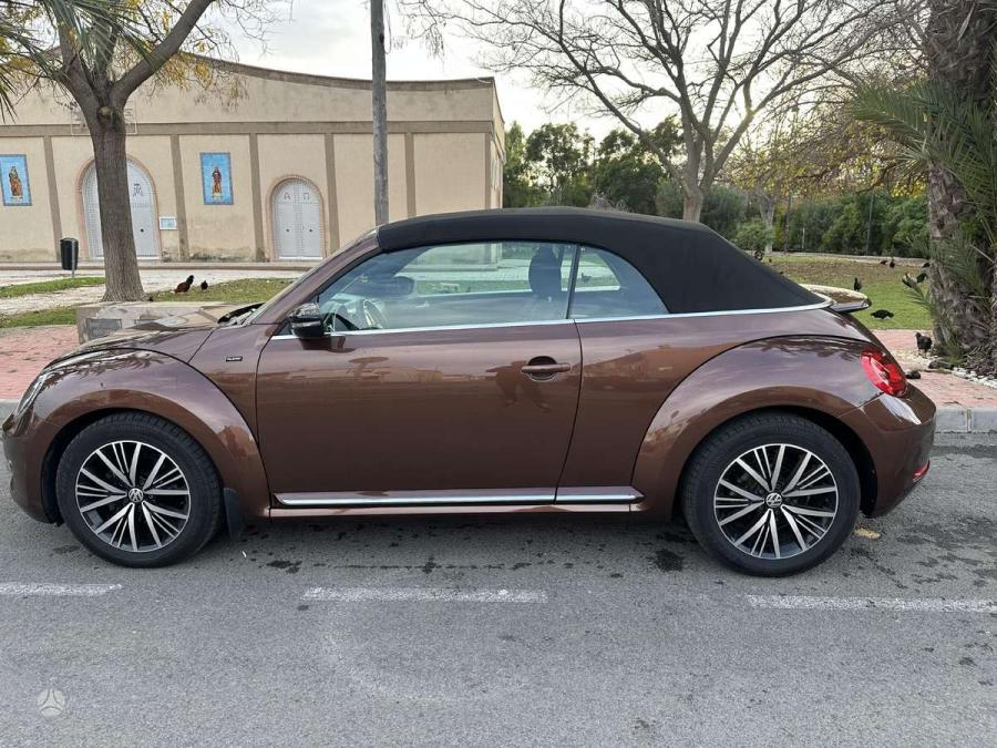 Brūns Volkswagen Beetle 2017 Klaipėda, ar dzinēja tilpumu 1.20 L un nobraukumu 44 tūkst. km par 18500 €, foto 4 vietnē AUTOMOTO.COM.LV