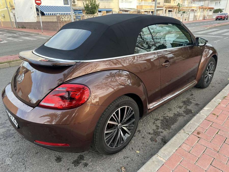Brūns Volkswagen Beetle 2017 Klaipėda, ar dzinēja tilpumu 1.20 L un nobraukumu 44 tūkst. km par 18500 €, foto 5 vietnē AUTOMOTO.COM.LV