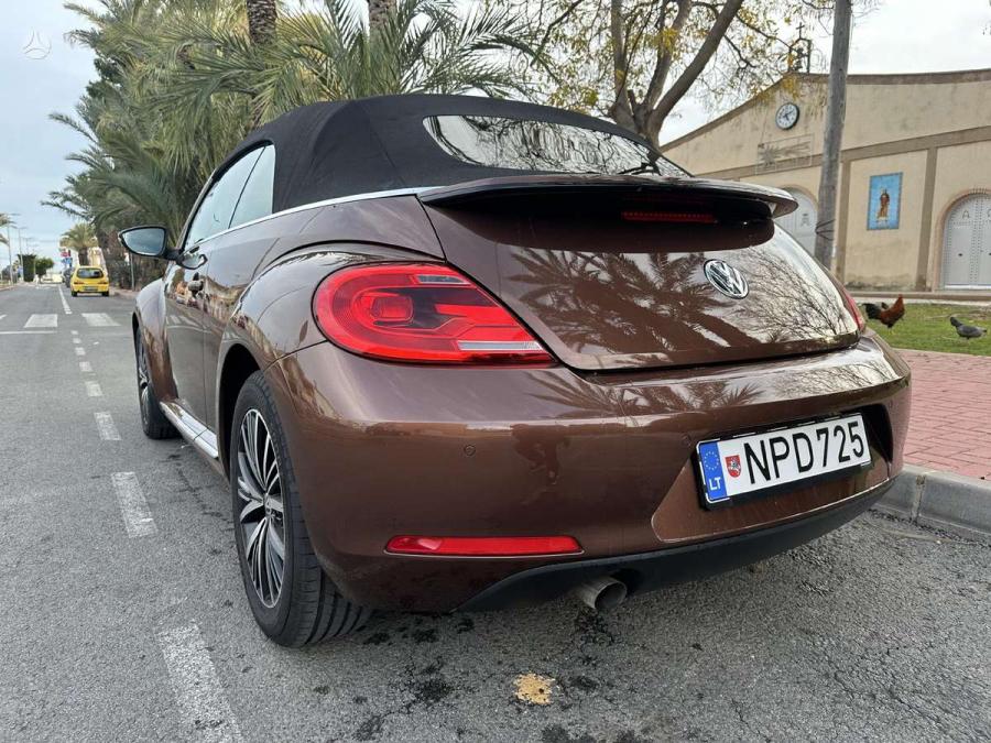 Brūns Volkswagen Beetle 2017 Klaipėda, ar dzinēja tilpumu 1.20 L un nobraukumu 44 tūkst. km par 18500 €, foto 6 vietnē AUTOMOTO.COM.LV