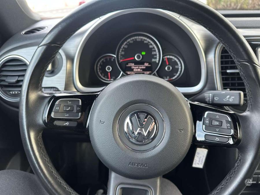 Brūns Volkswagen Beetle 2017 Klaipėda, ar dzinēja tilpumu 1.20 L un nobraukumu 44 tūkst. km par 18500 €, foto 21 vietnē AUTOMOTO.COM.LV