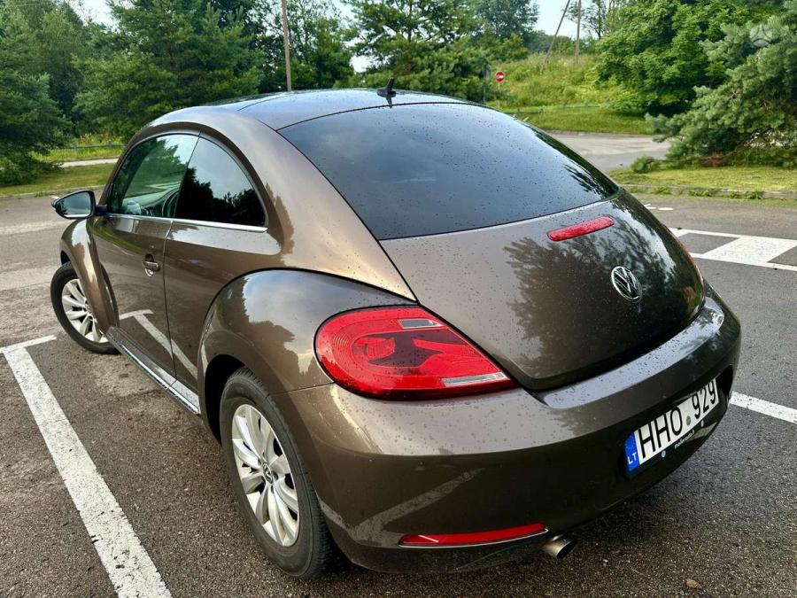 Brown Volkswagen Beetle 2014 in Vilnius, with an engine capacity of 1.20 L and mileage of 116 thousand km for 9999 €, photo 6 on AUTOMOTO.COM.LV