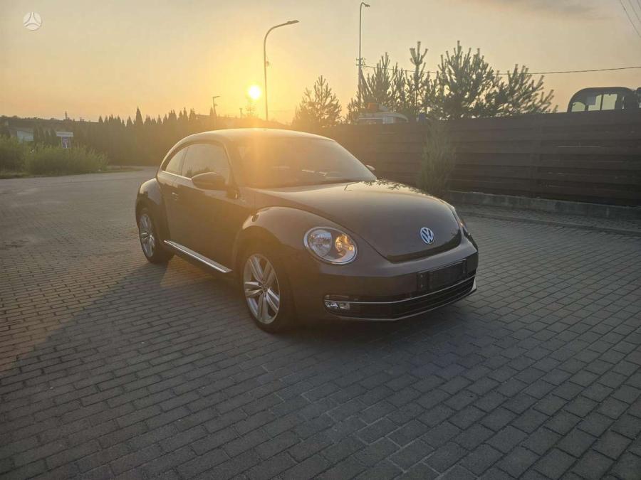Brown Volkswagen Beetle 2012 in Kaunas, with an engine capacity of 1.60 L and mileage of 165 thousand km for 5999 €, photo 6 on AUTOMOTO.COM.LV