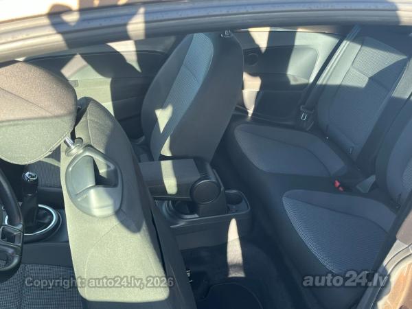 Brūns Volkswagen Beetle 2012 Tallina, ar dzinēja tilpumu 1.20 L un nobraukumu 131 tūkst. km par 4700 €, foto 10 vietnē AUTOMOTO.COM.LV