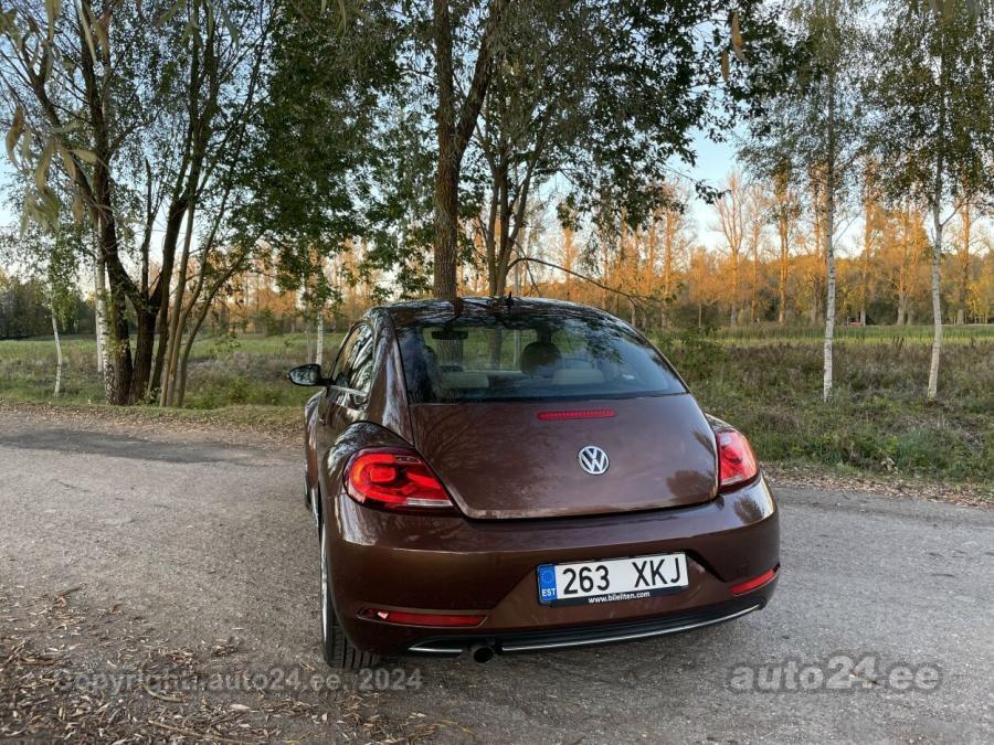 Brown Volkswagen Beetle 2017 in Tartu, with an engine capacity of 1.20 L and mileage of 98 thousand km for 13000 €, photo 4 on AUTOMOTO.COM.LV