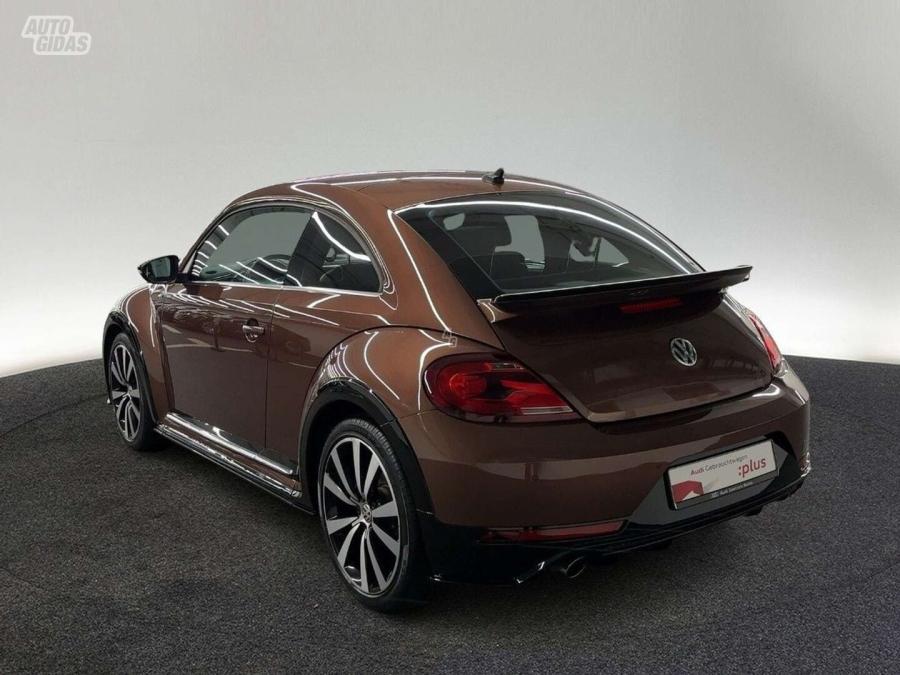 Brūns Volkswagen Beetle 2017 Kauņa, ar dzinēja tilpumu 2.00 L un nobraukumu 48 tūkst. km par 32649 €, foto 3 vietnē AUTOMOTO.COM.LV
