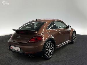 Brūns Volkswagen Beetle 2017 Kauņa, ar dzinēja tilpumu 2.00 L un nobraukumu 48 tūkst. km par 32649 €, foto 4 vietnē AUTOMOTO.COM.LV