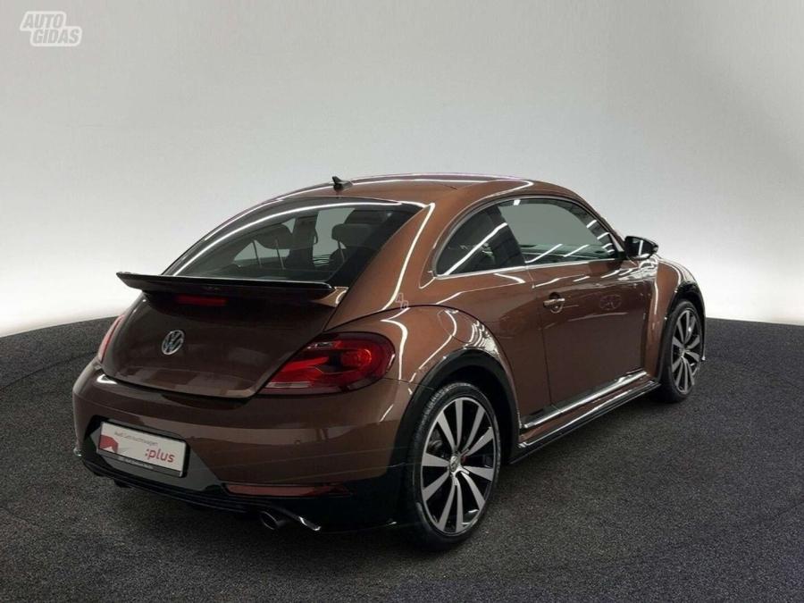 Brūns Volkswagen Beetle 2017 Kauņa, ar dzinēja tilpumu 2.00 L un nobraukumu 48 tūkst. km par 32649 €, foto 4 vietnē AUTOMOTO.COM.LV