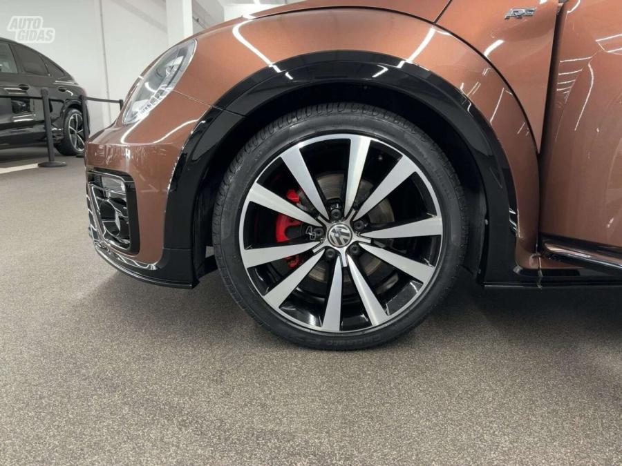 Brūns Volkswagen Beetle 2017 Kauņa, ar dzinēja tilpumu 2.00 L un nobraukumu 48 tūkst. km par 32649 €, foto 13 vietnē AUTOMOTO.COM.LV
