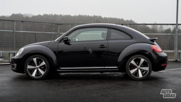 Volkswagen Beetle 2013 Viļņa, ar dzinēja tilpumu 2.00 L un nobraukumu 208 tūkst. km par 5555 €, foto 7 vietnē AUTOMOTO.COM.LV