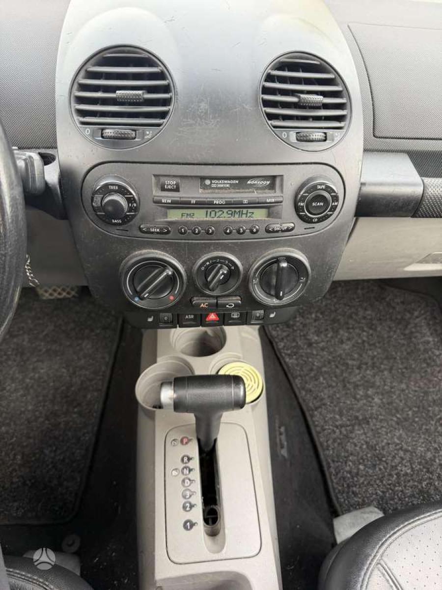Zaļš Volkswagen Beetle 2002 Kauņa, ar dzinēja tilpumu 1.78 L un nobraukumu 128 tūkst. km par 1100 €, foto 19 vietnē AUTOMOTO.COM.LV