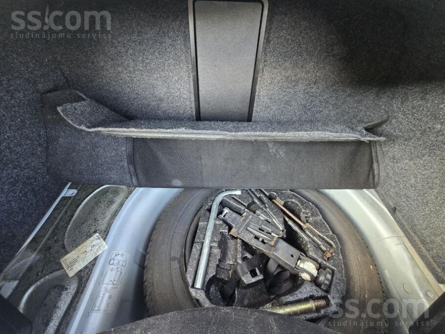 Pelēks Volkswagen Beetle 2005 Ogre, ar dzinēja tilpumu 1.90 L un nobraukumu 125 tūkst. km par 2500 €, foto 12 vietnē AUTOMOTO.COM.LV